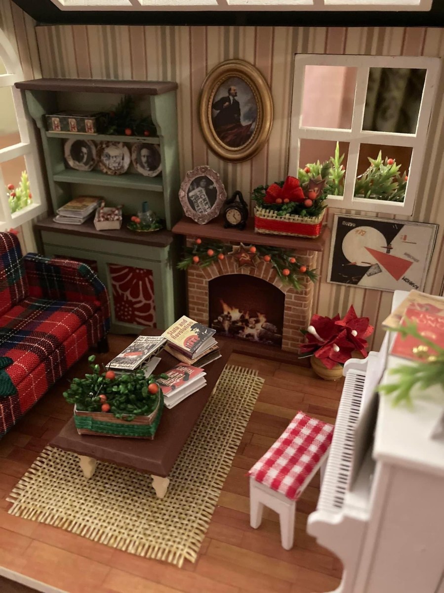 Christmas Subversion 2022 – by Sarah Springer | Tomás Ó Flatharta