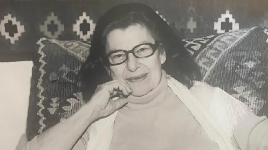 Norma Barzman, Screenwriter Who Was Blacklisted During McCarthy Era ...